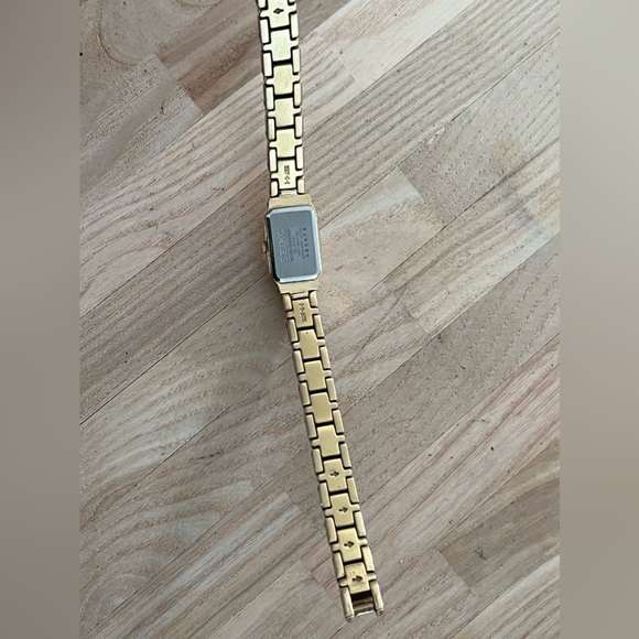Seiko | Accessories | Seiko Ladies Watch Vintage Gold Tone Bracelet And Rounded Dial | Poshmark